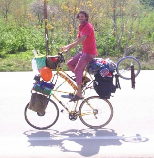 The Traveling Cyclown Circus cycle their mobile Circus around the World ...